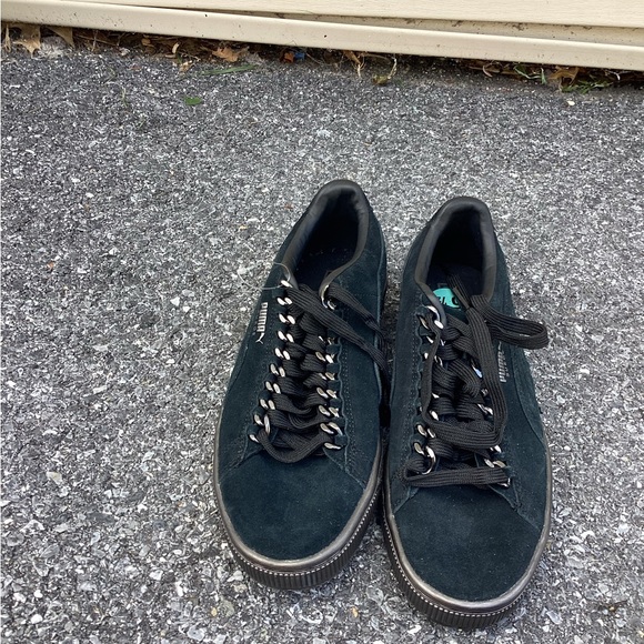 Puma | Shoes | Puma Suede Classic X Chain Black Sneakers Shoe Size 55c ...